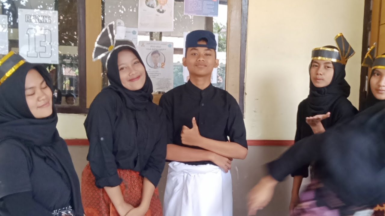 8C DANCE _ #umisyifaschoolvlog BEHIND THE SCENE - YouTube