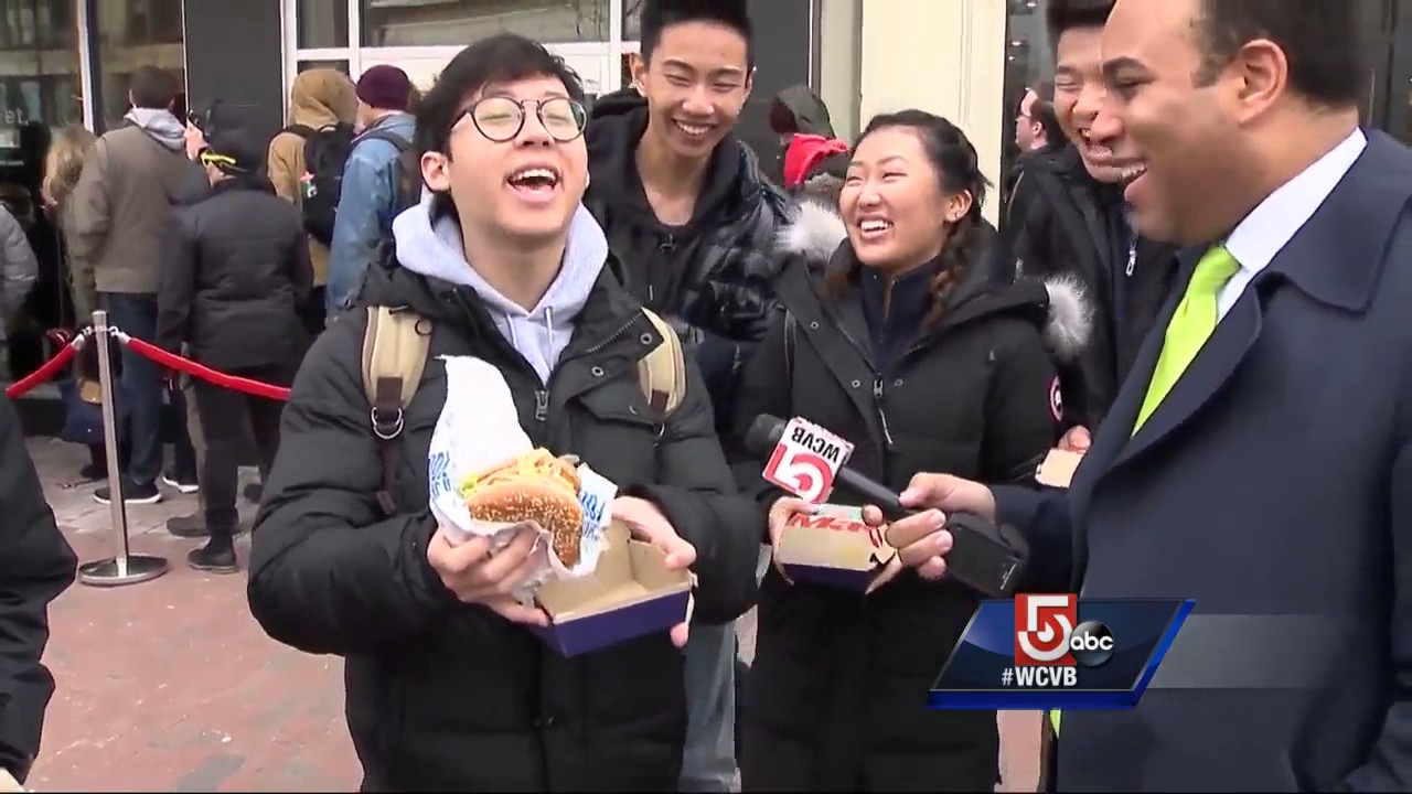 McDonald's debuts Boston Big Mac vending machine - YouTube