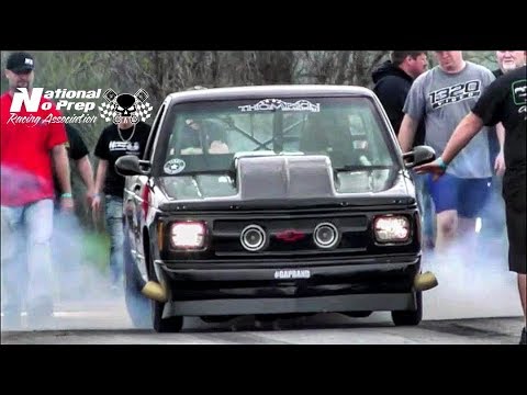 Flaco twin turbo truck is back at small tire legends - YouTube