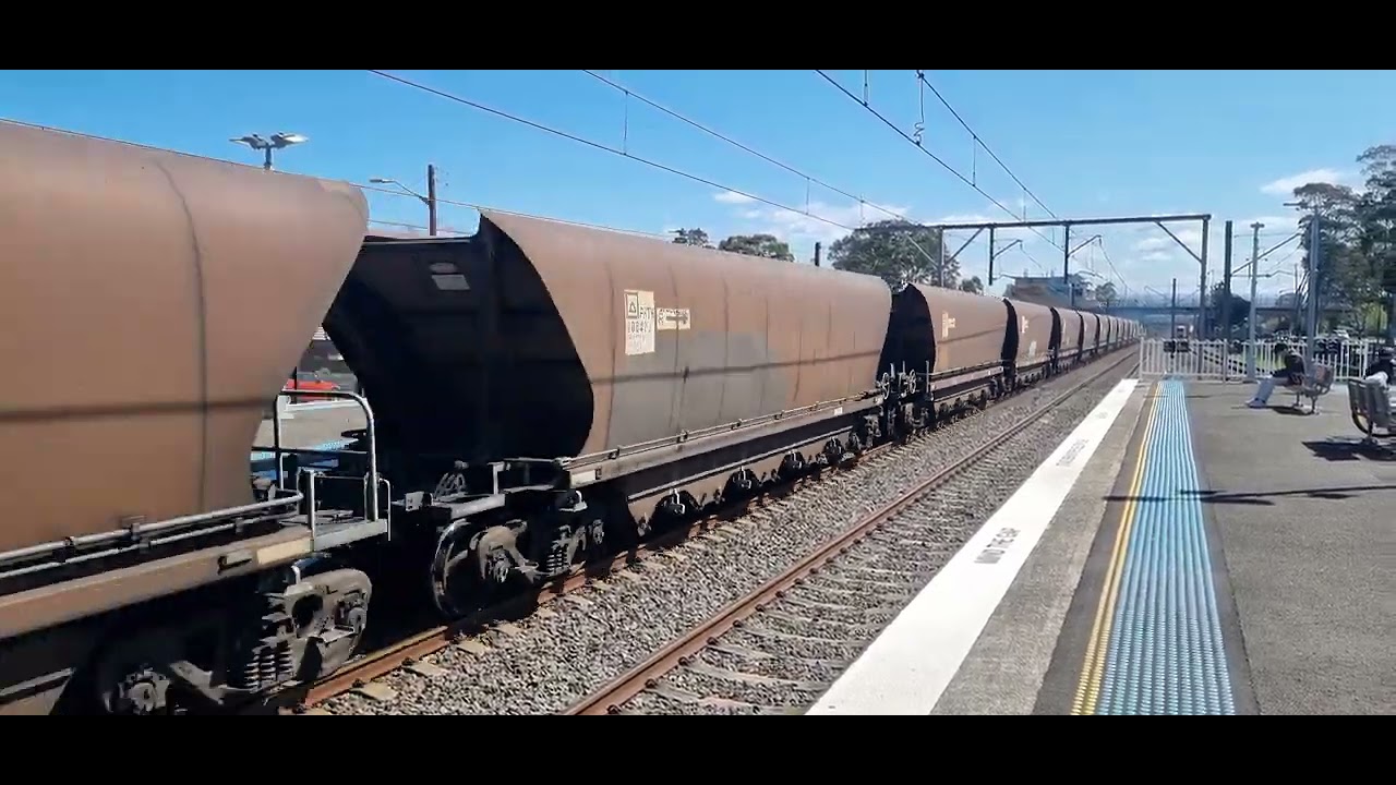 CEY006 005 002 going thru Mount Druitt Station in September 2024 - YouTube