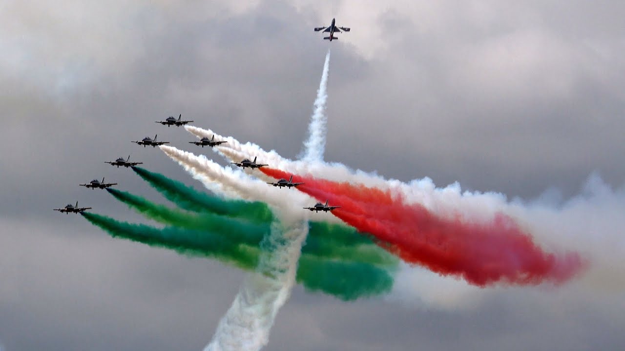 4Kᵁᴴᴰ Frecce Tricolori Italian Air Force Aerobatic Team@Royal ...