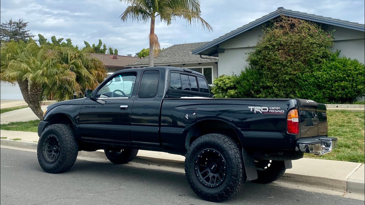 Walk Around First Gen tacoma - YouTube