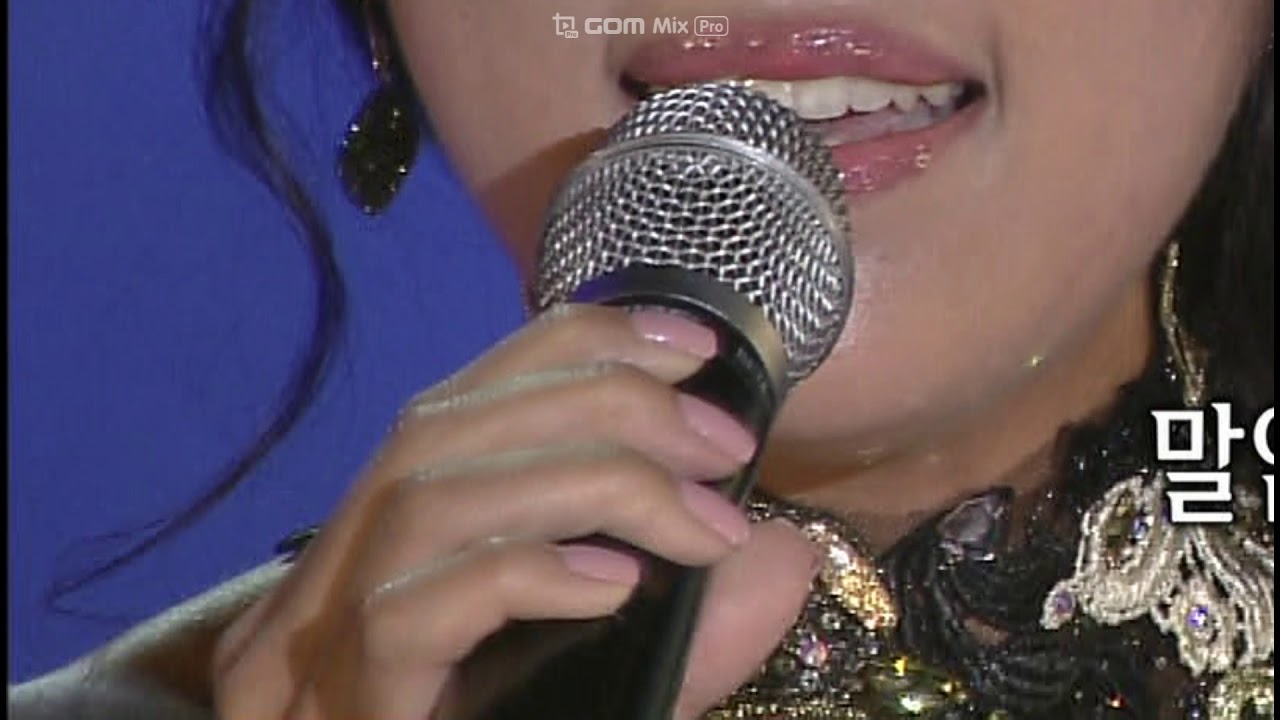 Korean singer's vibrato - YouTube