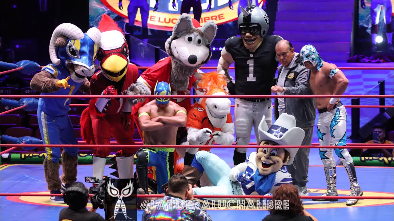Exhibición de lucha libre con las mascotas de la NFL, Max Star y Neón ...