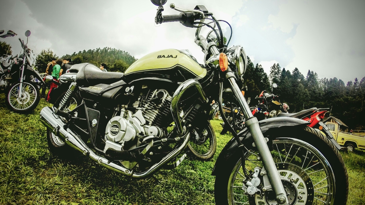 Bajaj Avenger 220 - Custom - YouTube