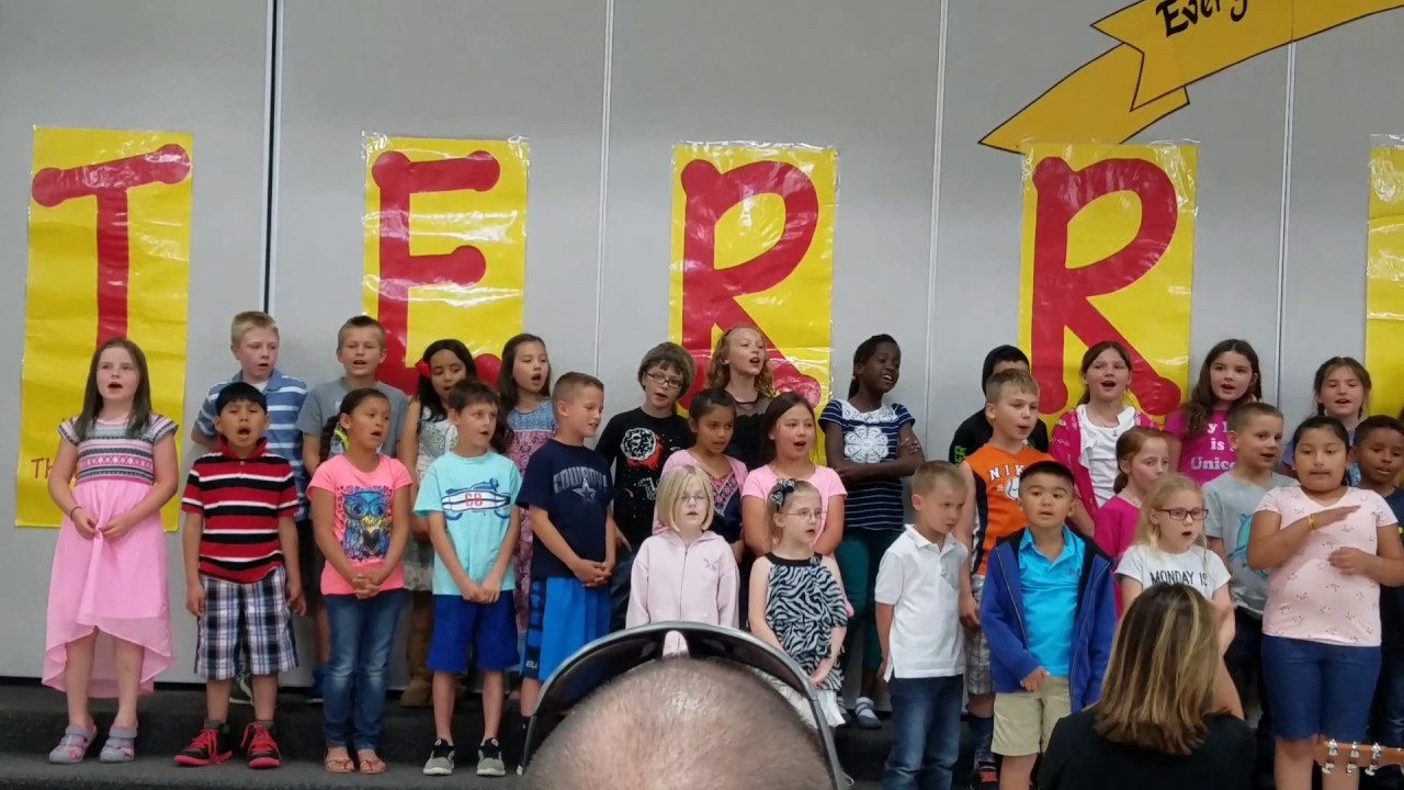 Hayden's 2nd grade musical performance - YouTube