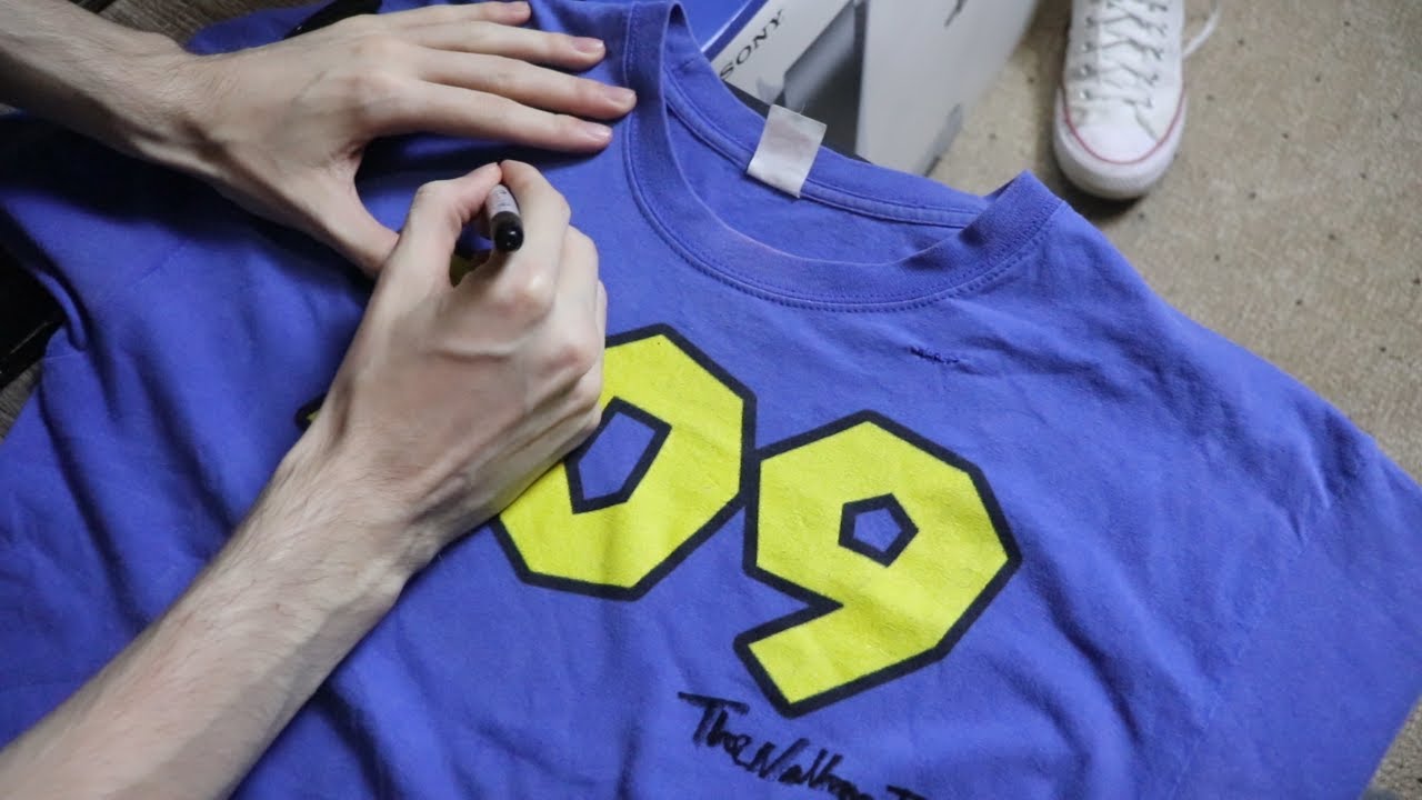 The Boys Signing the "709" Shirt - YouTube