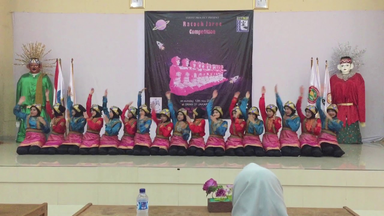 Saman SMAN 68 Jakarta (Tracesight) at TOFEST 2017 - YouTube