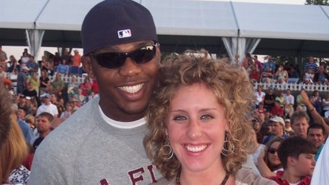 Jon Jones long-term partner Jessie Moses and a mystery daughter - YouTube