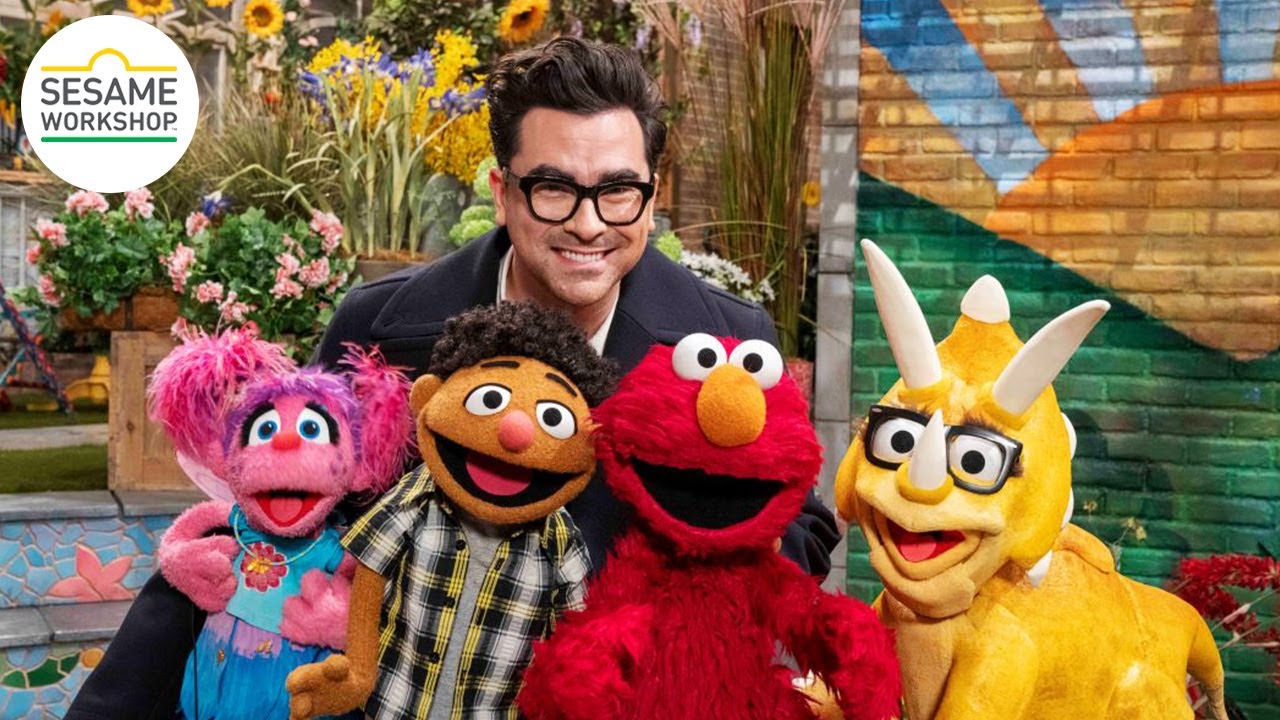 Elmo Finds Dinosaurs with Dan Levy | Sesame Street Season 54 Promo ...