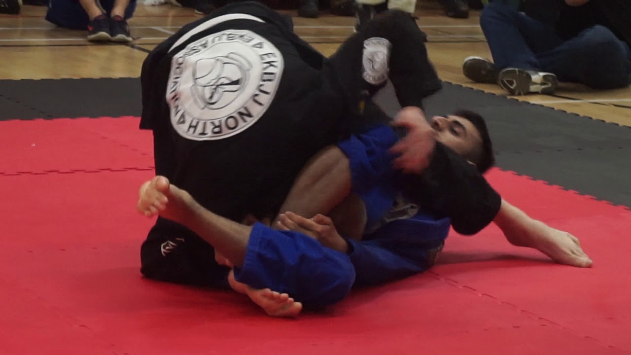 Empire Grappling 4: Light Featherweight under 61.5kg Kyle Hughes Novice Gi Match 2 - YouTube