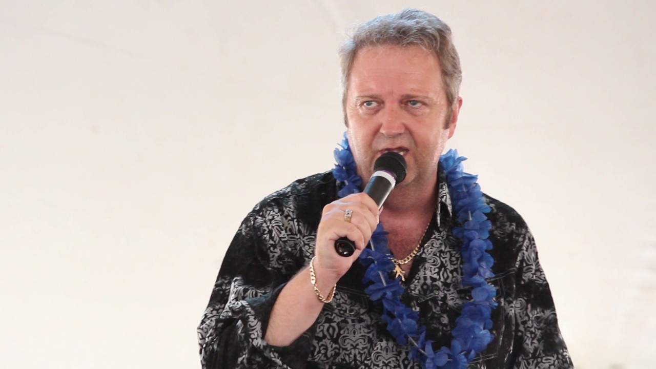 Colin Paul sings 'How Great Thou Art' Elvis Week 2016 - YouTube