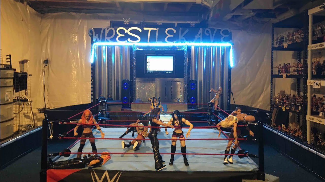 WWE Women's Division Mini Royal Rumble Match - YouTube