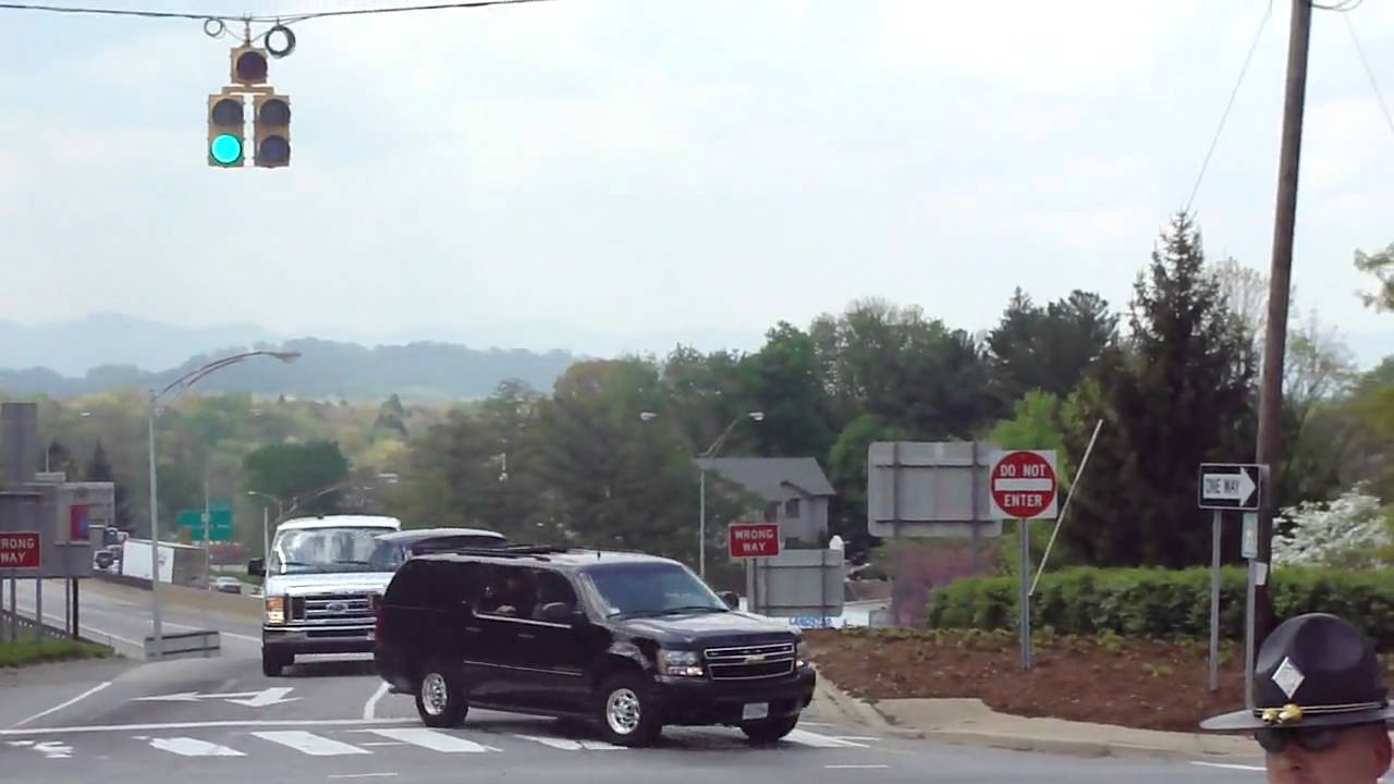Presidential Motorcade! Charlotte Street, Asheville, NC - YouTube
