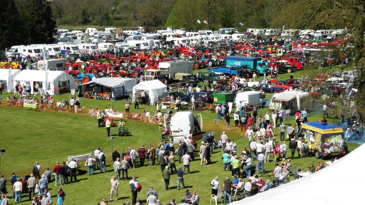 STRADSETT PARK VINTAGE RALLY 41ST - YouTube