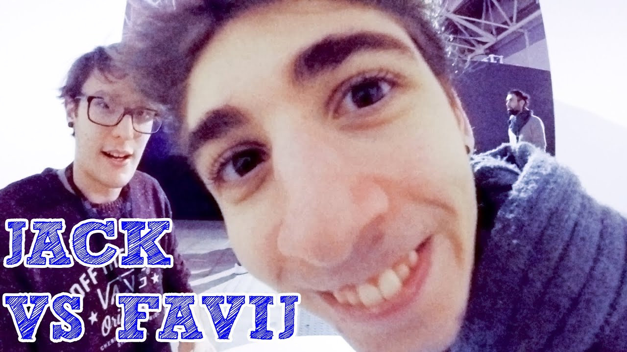 FAVIJ IMPAZZISCE CON LA MAGIA - YouTube