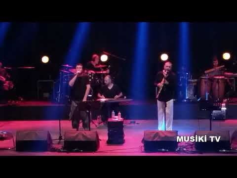 HALİL SEZAİ & HÜSNÜ ŞENLENDİRİCİ - Paramparça (Konser/Canlı)