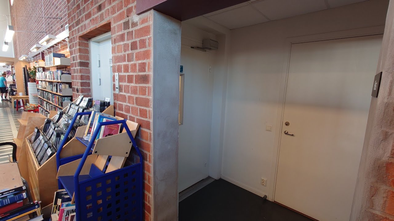 2005 Motala hissar Belt-driven elevator @Vällingby library - YouTube