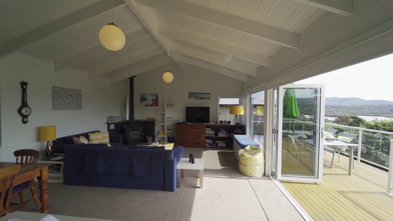 10 Coffee Drive, Binalong Bay - Mark Bushby & Eric Andersen - YouTube