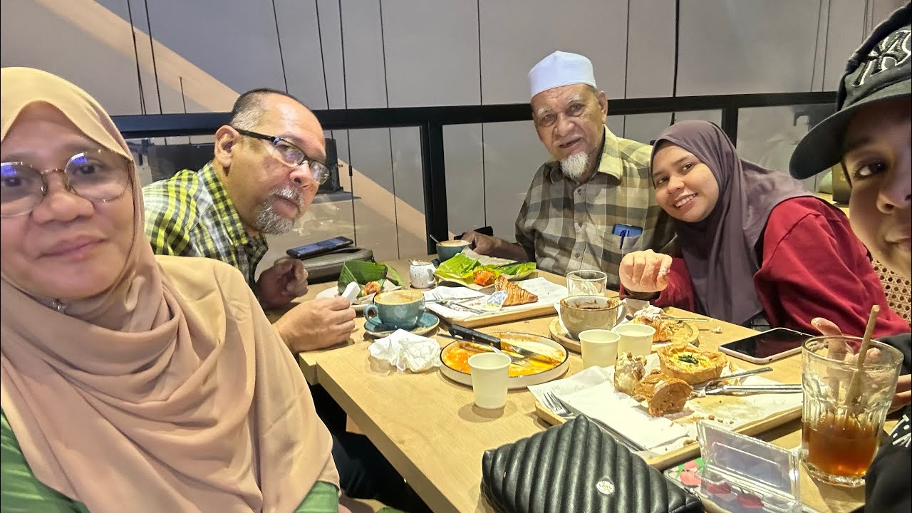 Trying out new cafe in Semenyih! Chef Kecik Cafe 🥐☕️ - YouTube