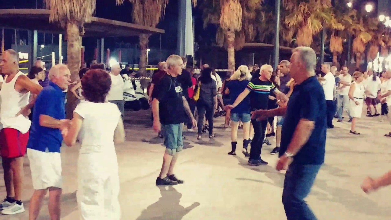 Traditional Israeli Dance in Tel Aviv - YouTube