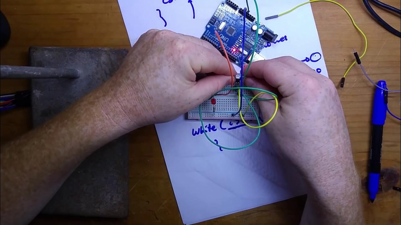 función while arduino bien explicado el ejemplo built in - YouTube