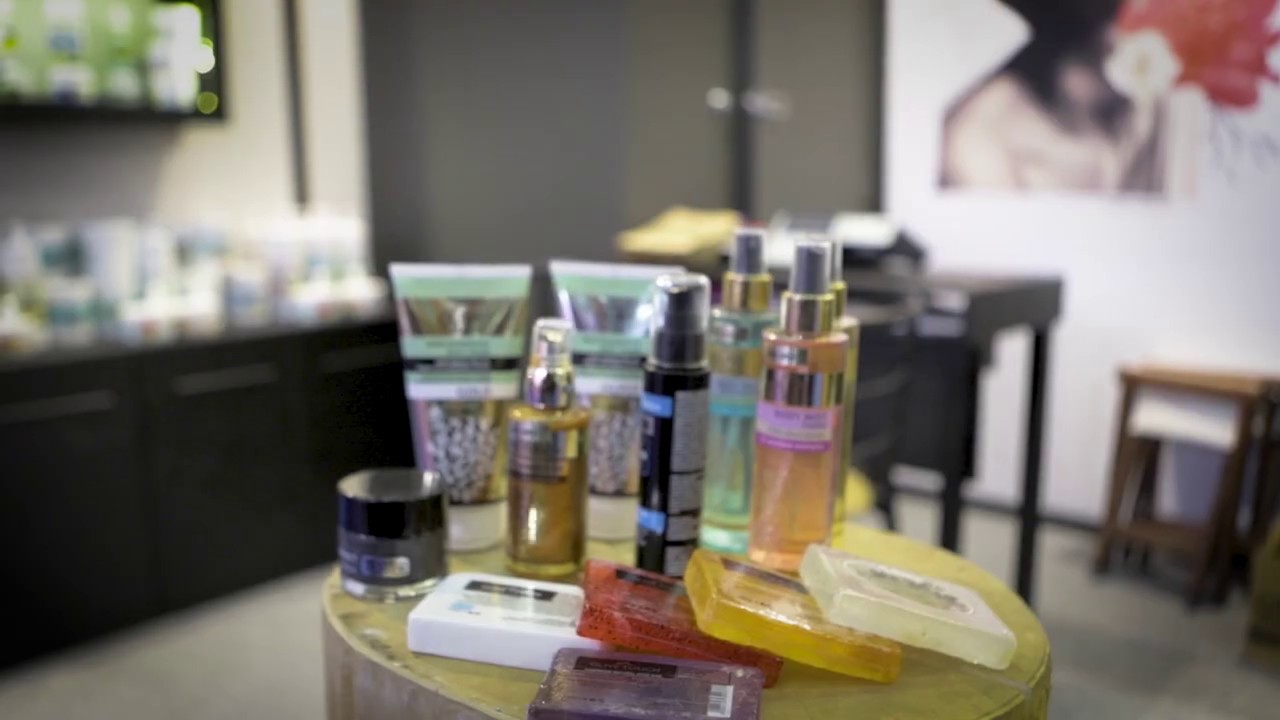 Γνωρίστε την Propharm Cosmetics τα καλλυντικά μας και τις εξειδικευμένες υπηρεσίες μας - YouTube