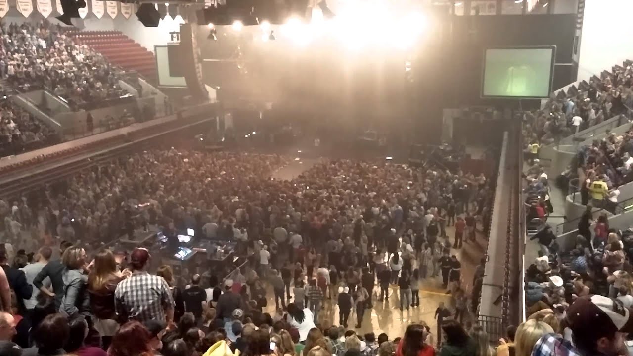 Every Mile a Memory: Dierks Bentley - Adams Center, Missoula MT - YouTube