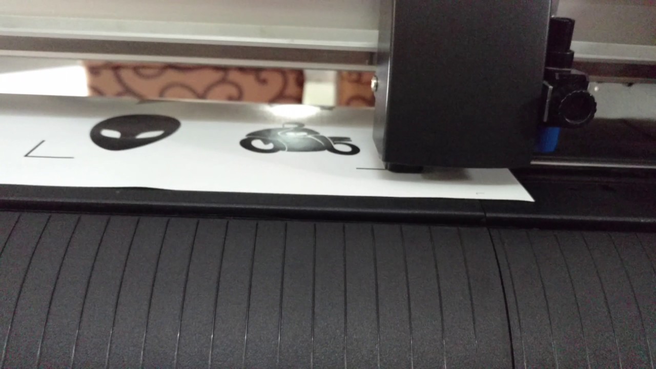 Graphtec vinyl cutting plotter contour cutting demo... - YouTube