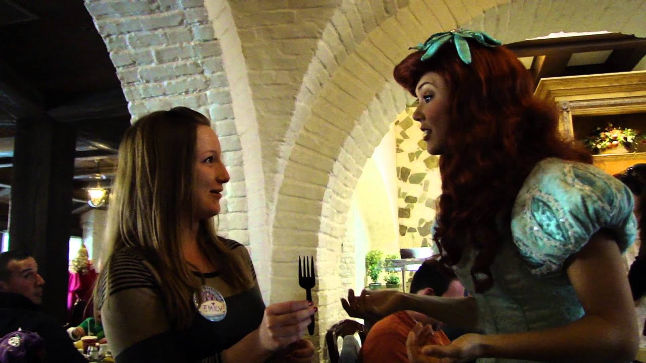 Epcot - Akershus - Ariel & Em's dinglehopper - YouTube