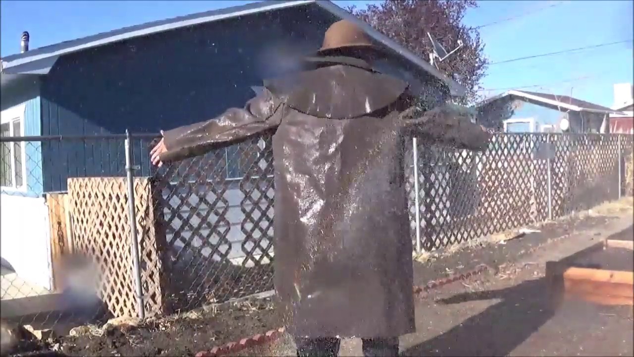 Making a oilcloth capote Part 2 - YouTube