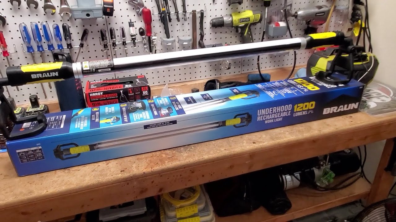Braun Underhood 1,200 Lumen Work Light from Harbor Freight - YouTube