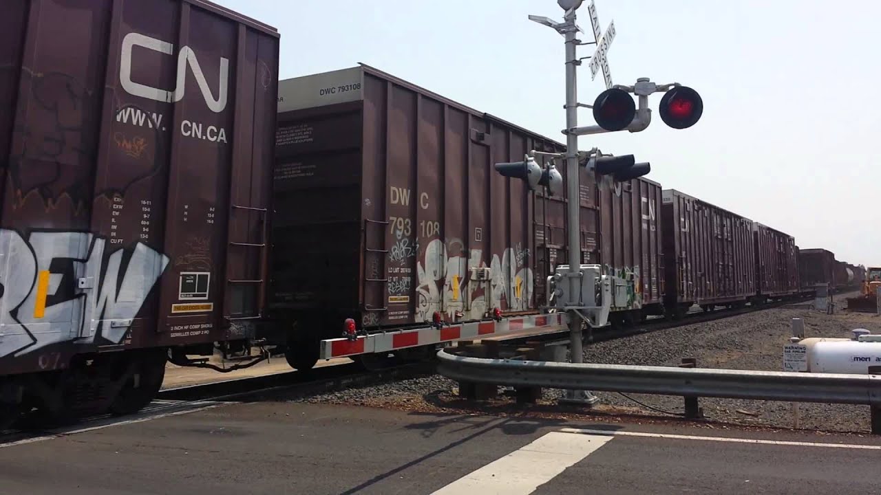 BNSF 619 NB with NS power - YouTube