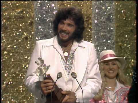 Eddie Rabbit Wins New Male Vocalist - ACM Awards 1978 - YouTube