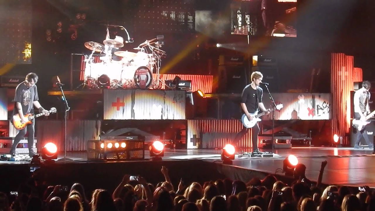 5SOS- Long way home ROWYSO Cleveland 8/21/15 - YouTube