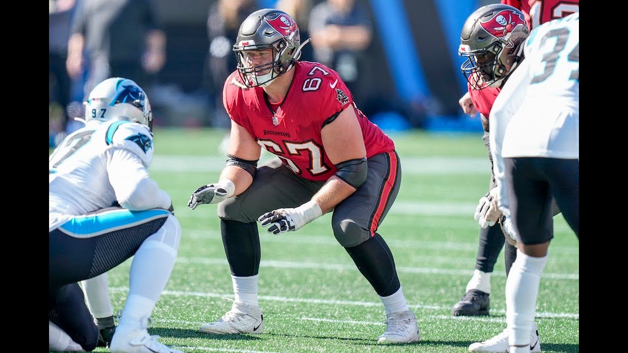 Bucs Coaches Set Up The Starting Offensive Line! - YouTube