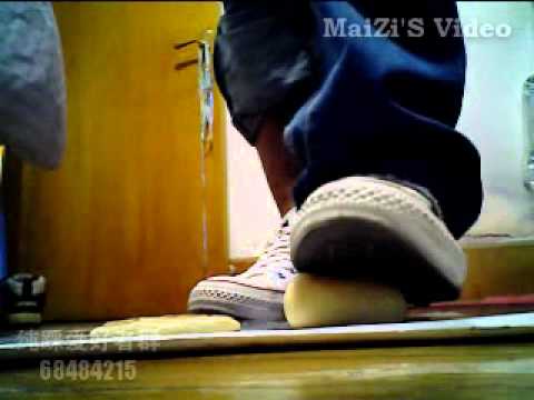 Friend's Converse Stomp Bread - 匡威踩踏面包