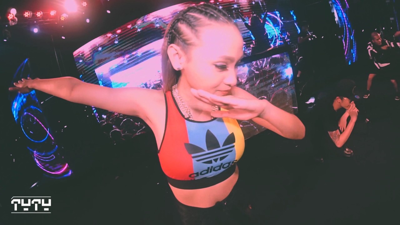 DJ TyTy | @RMIT Student EDM Festival 2016 | Saigon 11.2016 - YouTube