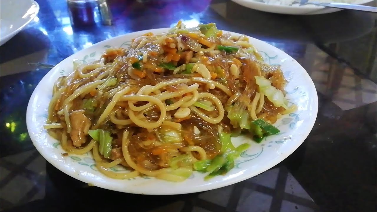 Cooking Pancit Bam-i - YouTube