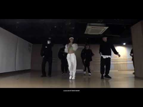YooA (OH MY GIRL) - Traffic (O. T Genasis) cover [MIRRORED]
