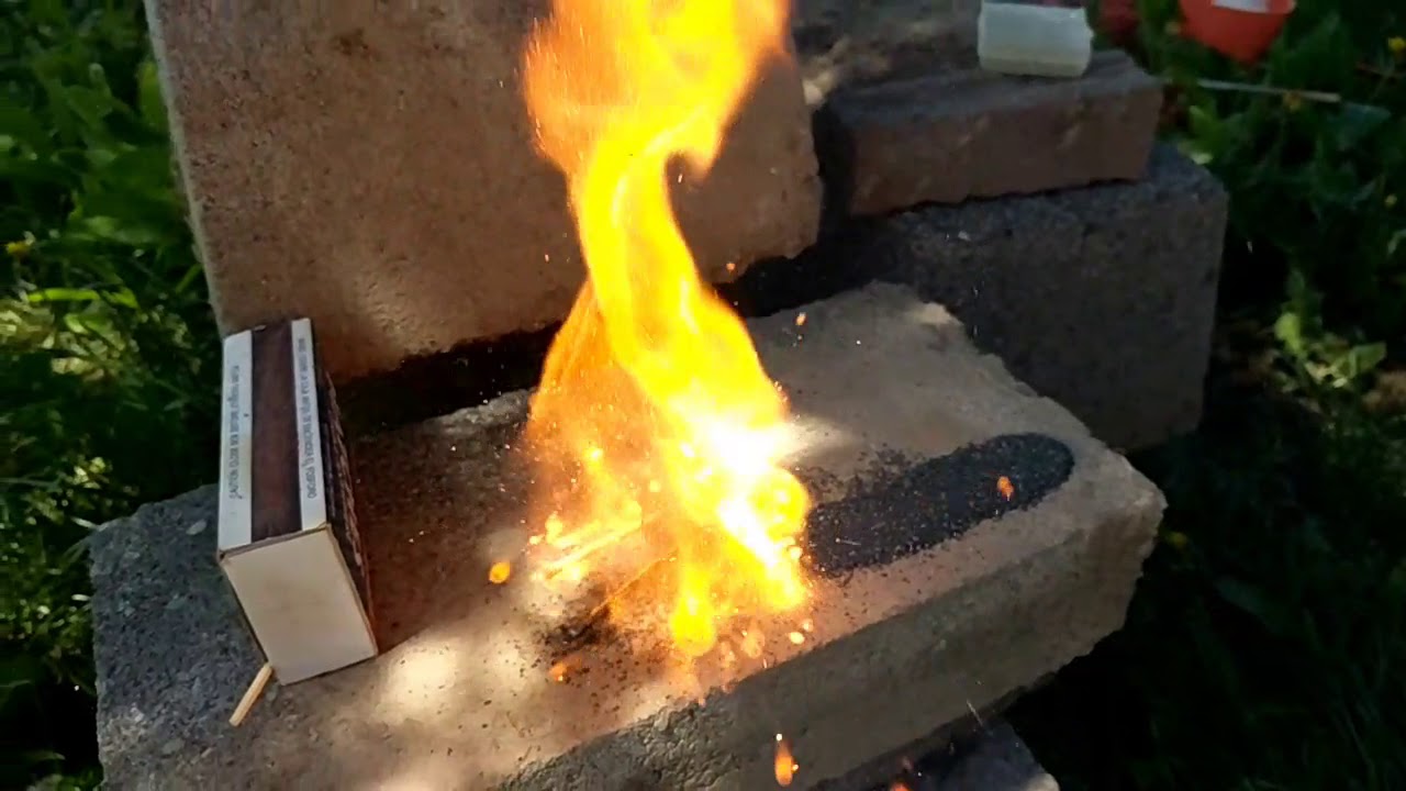 Scrap gunpowder burning in slow motion - YouTube