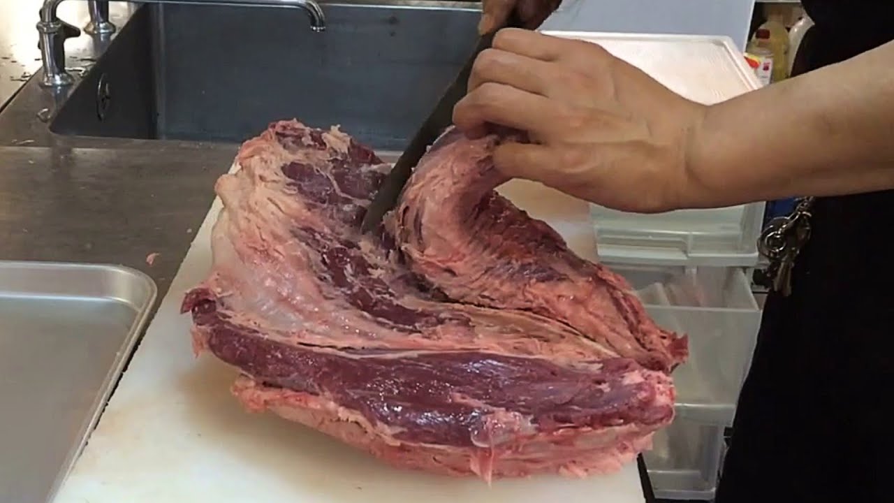 WATCH JAPANESE MEAT CUTTING SKILLS - YouTube