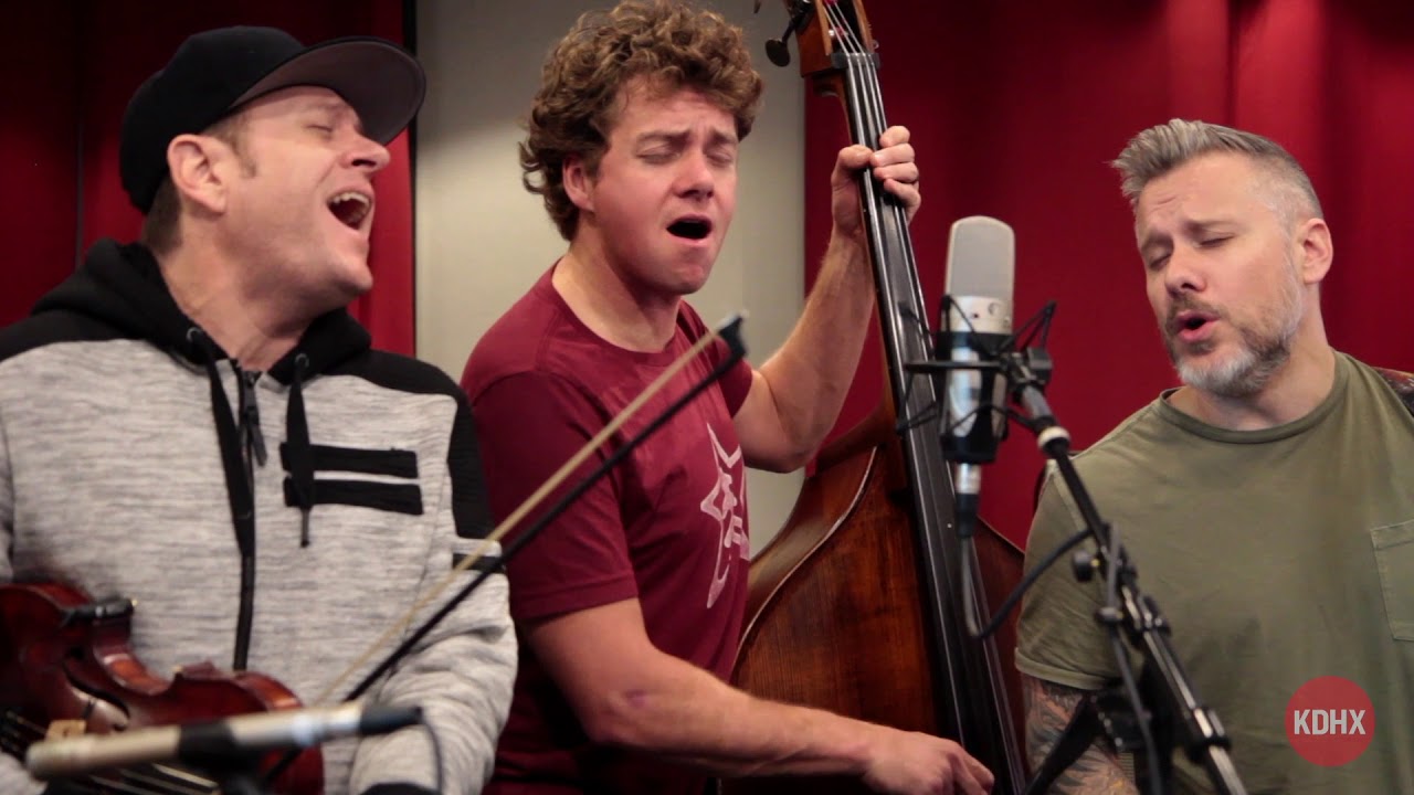 The Infamous Stringdusters "Gravity" Live at KDHX 2/9/2018 - YouTube