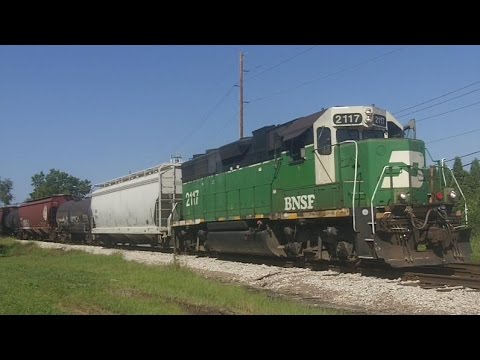 BNSF 2117 (BN) Leads Local, Moline, IL, 8/19/16 - YouTube
