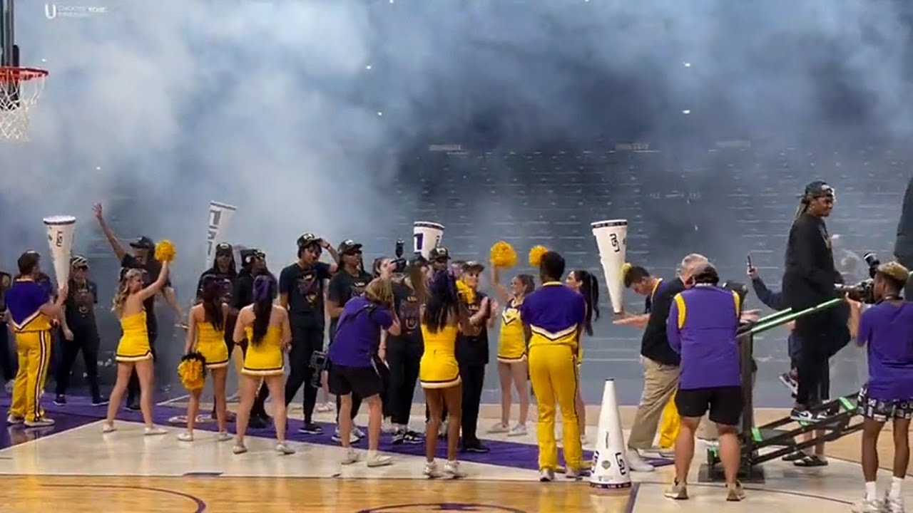 Champion Homecoming for Tigers - YouTube