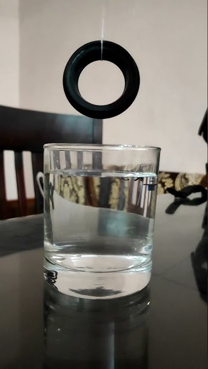 Why object feel lighter in water ???? 🧐🤔 #shorts - YouTube
