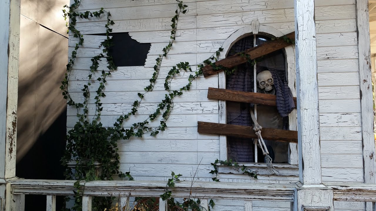 MAKE A HAUNTED HOUSE! DIY Halloween Facade Portable Stage Platforms ...