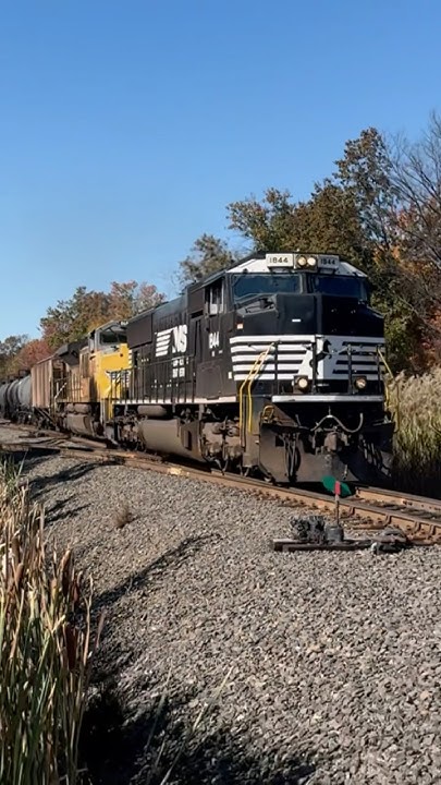 NS 1844 SD70ACC Leads NS 6K4 with UP SD70ACE Trailing in Piscataway, NJ PRS 10/19/24 #shorts ...