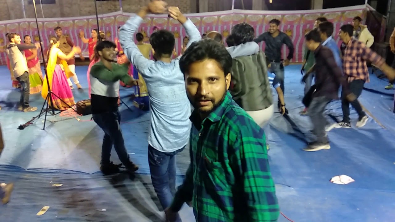 Comedy Dance - YouTube