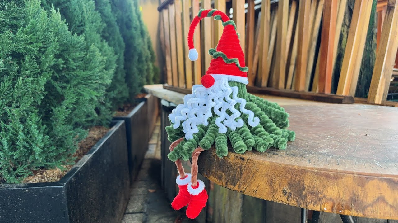 ABC TV | How To Make Christmas Gnomes With Pipe Cleaner - Craft ...